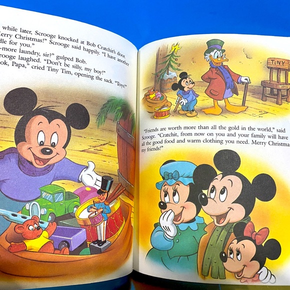 Disney | Holiday | Walt Disney Christmas Book Vtg 983 Mickeys Christmas ...